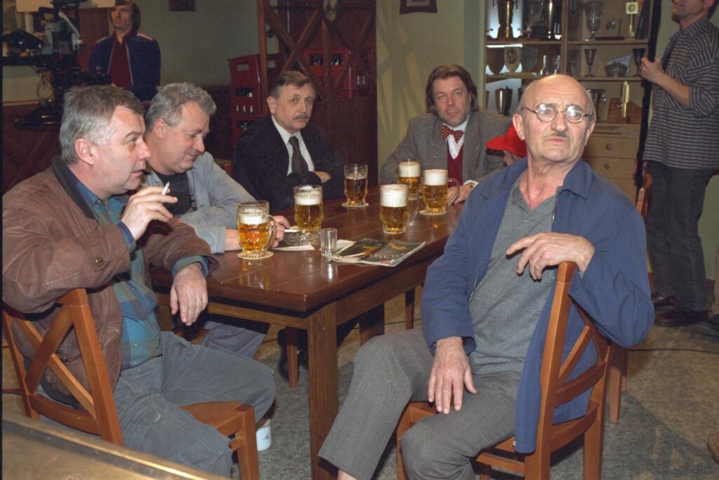 Ulice v pátek končí. Nahradí ji seriál s Nárožným, který Češi milují ...