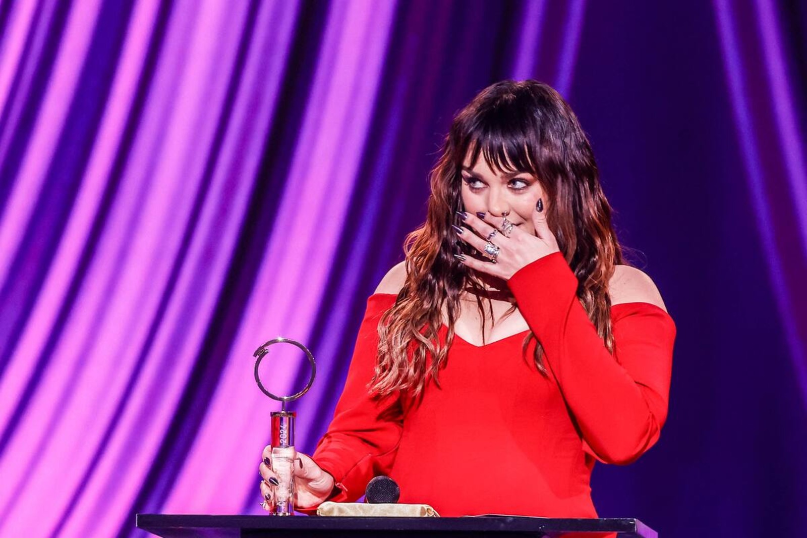 Ewa Farna a její luxusní bydlení: Vila s bazénem ve Všenorech i ...