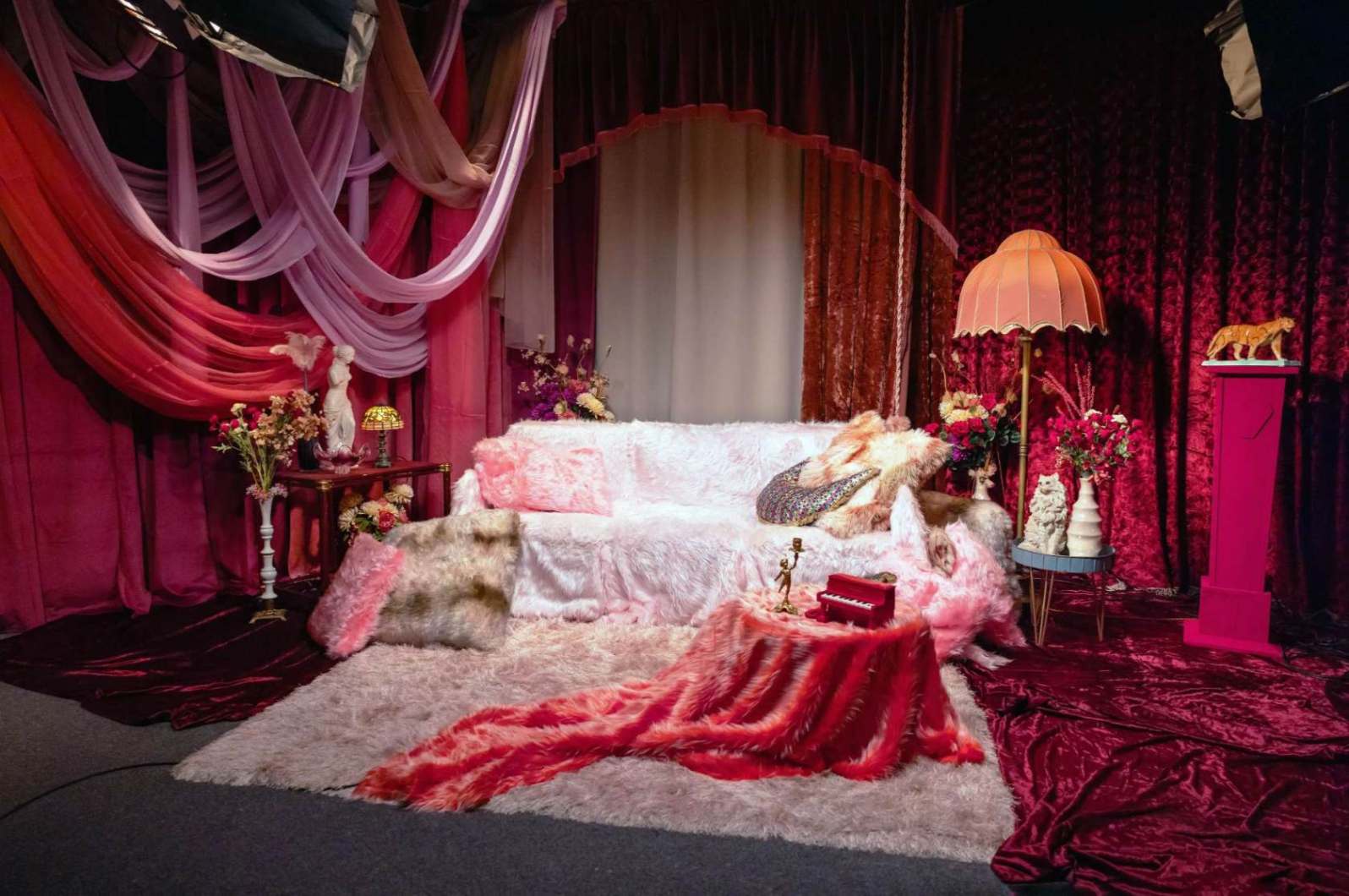 Diváci se hádají kvůli nové show České televize: Drag queen Chi Chi ...