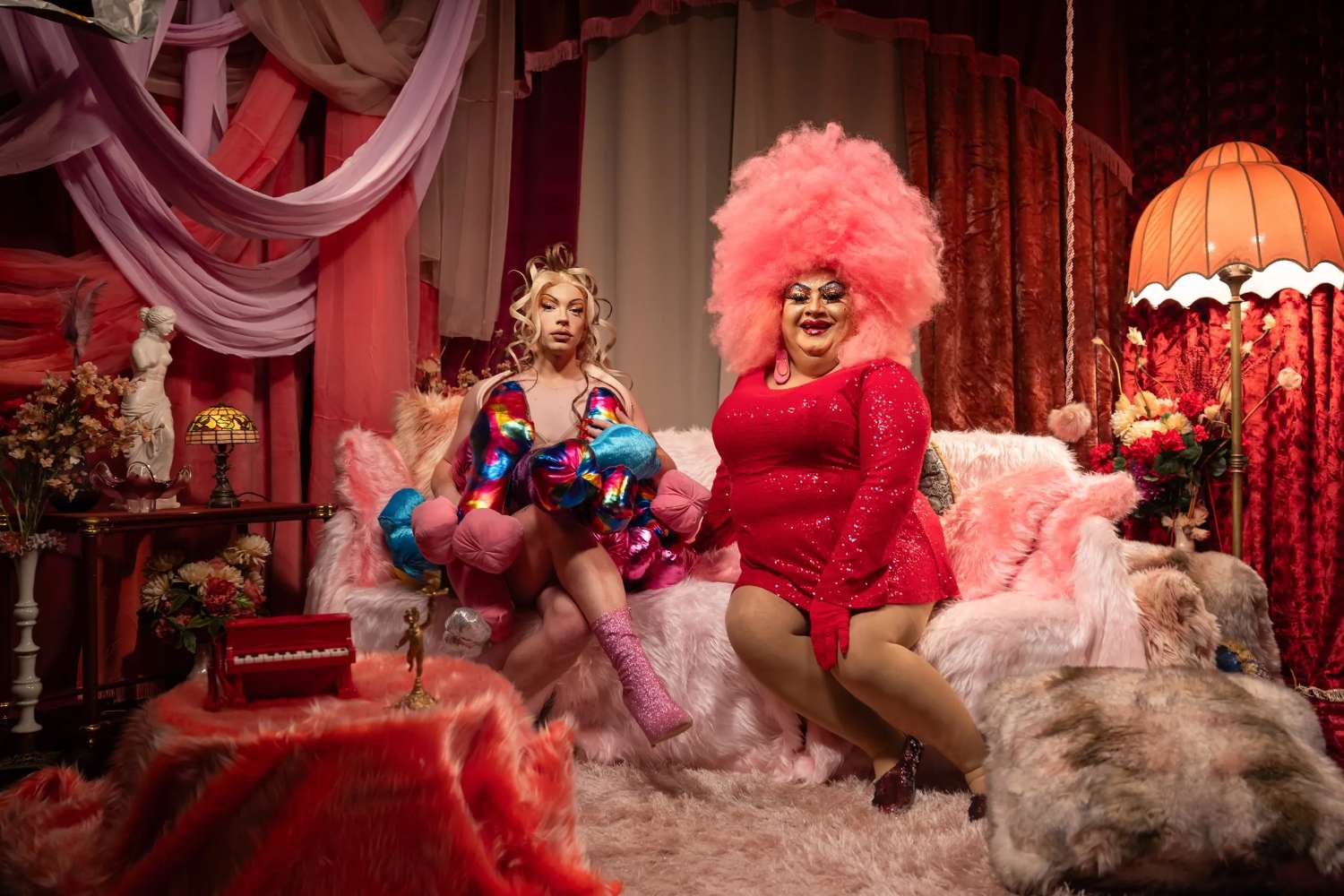 Diváci se hádají kvůli nové show České televize: Drag queen Chi Chi ...